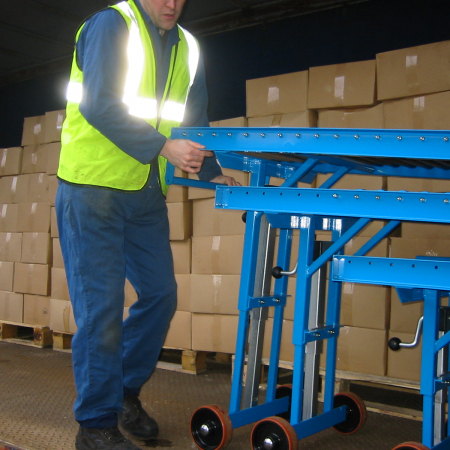 Telescopic Gravity Roller Conveyor Container unloading - Albion ...